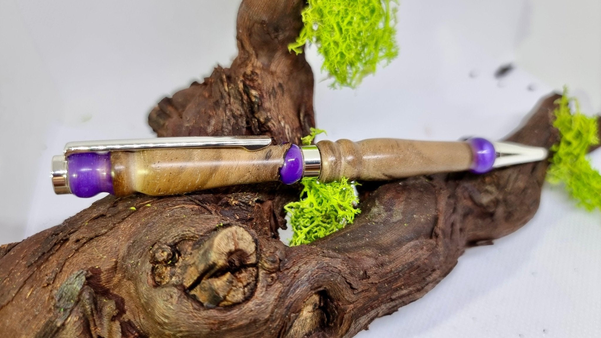Handmade Pen with Epoxy Resin and Walnut Wood – Custom Luxury Writing ...